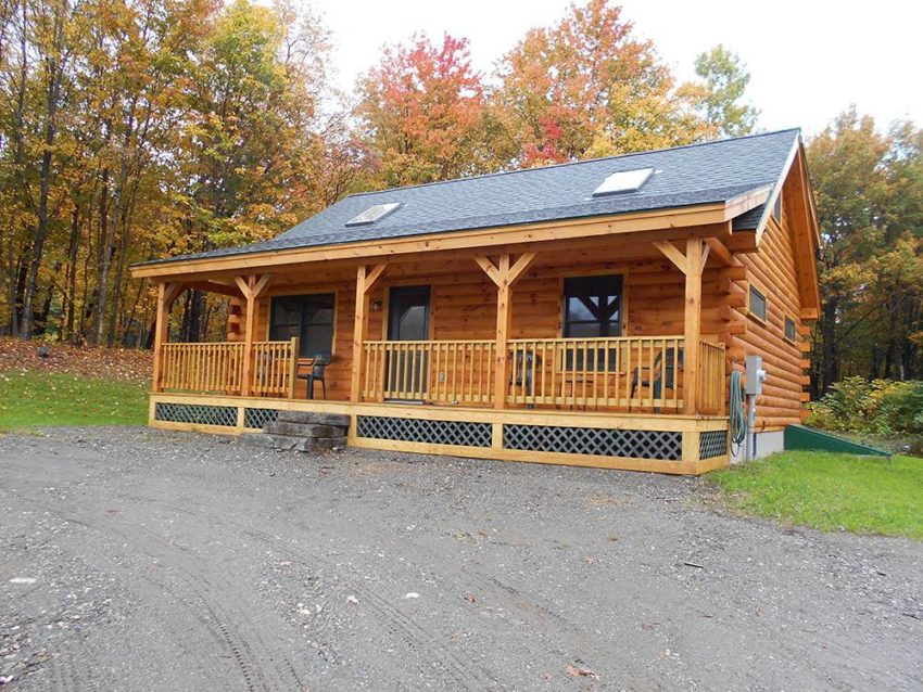 Woodland Shell Log Cabin Costs only $37,000 Looks Great Inside ...