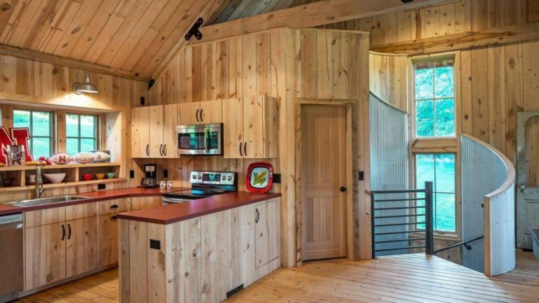 The Ponderosa Country Barn House that exceeds the expectations of the ...