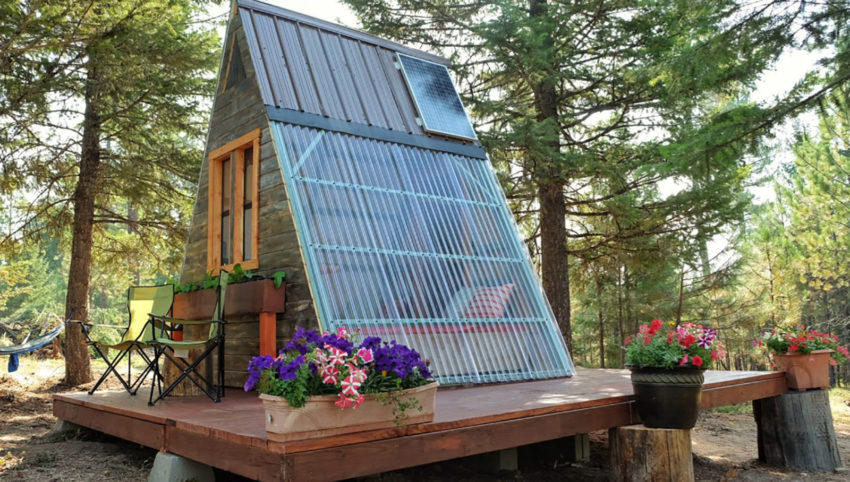 A Sweet and Affordable 80-Square-Foot Guest Cabin Built in 3 Weeks For ...
